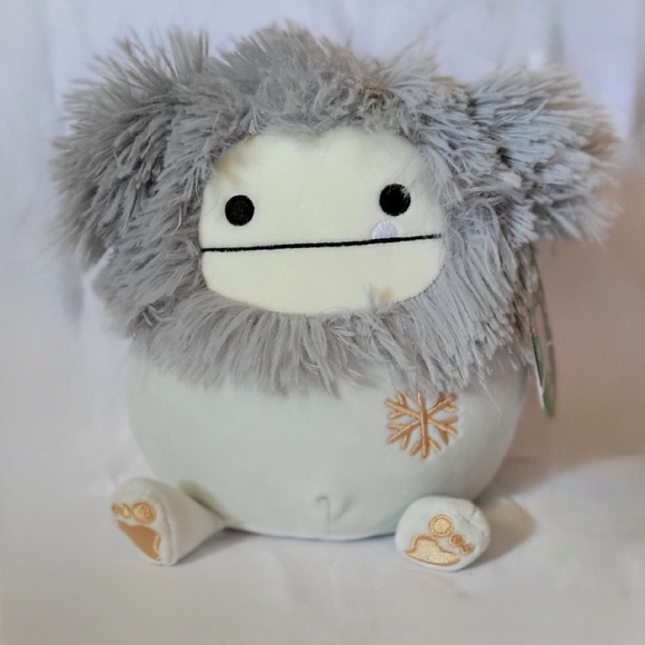 Squishmallows | Toys | Nwt 78 Evita The Bigfoot Snowflake Squishmallow ...